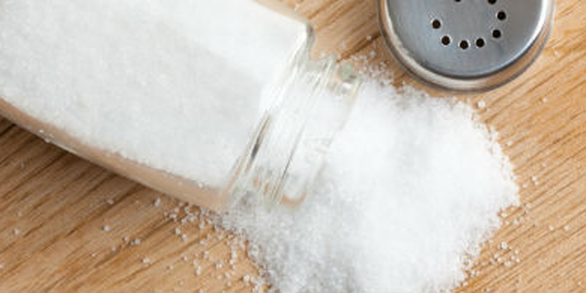 O sal em excesso é muito perigoso. Cuide de sua saúde - Guiame