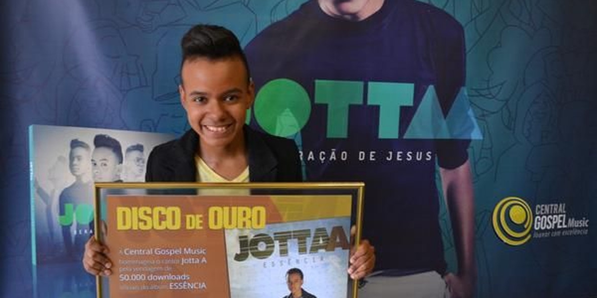 Jotta A apresenta CD à imprensa e é premiado em evento, no RJ - Guiame