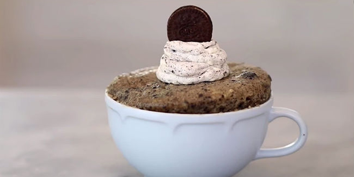 Bolo de Oreo fácil de caneca - Guiame