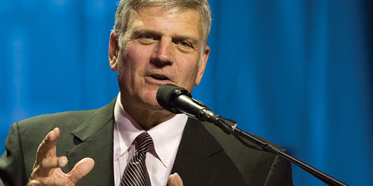 Pastor Franklin Graham critica lei de 'banheiros transgêneros ...