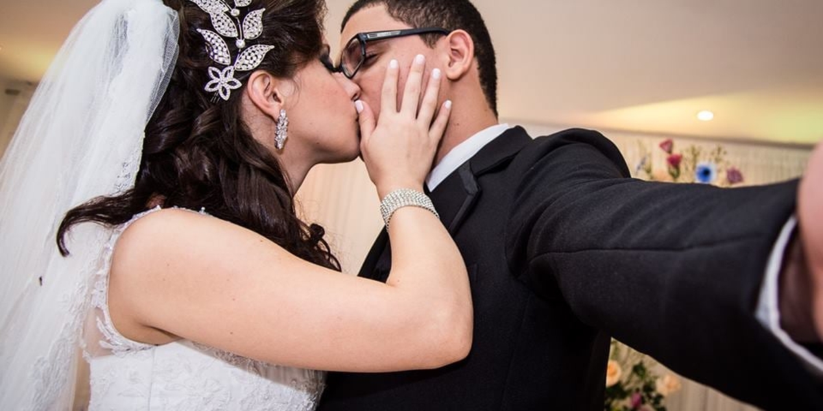 Pesquisa afirma que jovens se casam cada vez mais tarde - Guiame