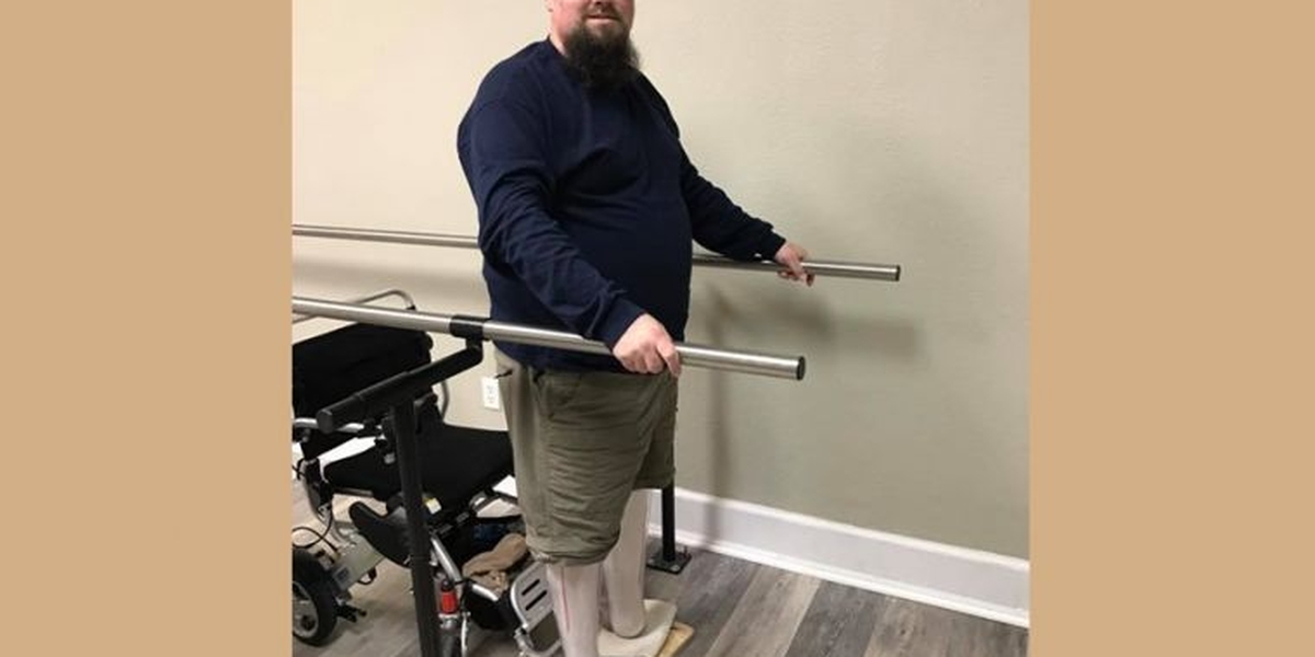 Músico cristão anda pela primeira vez, desde amputação dos pés ...