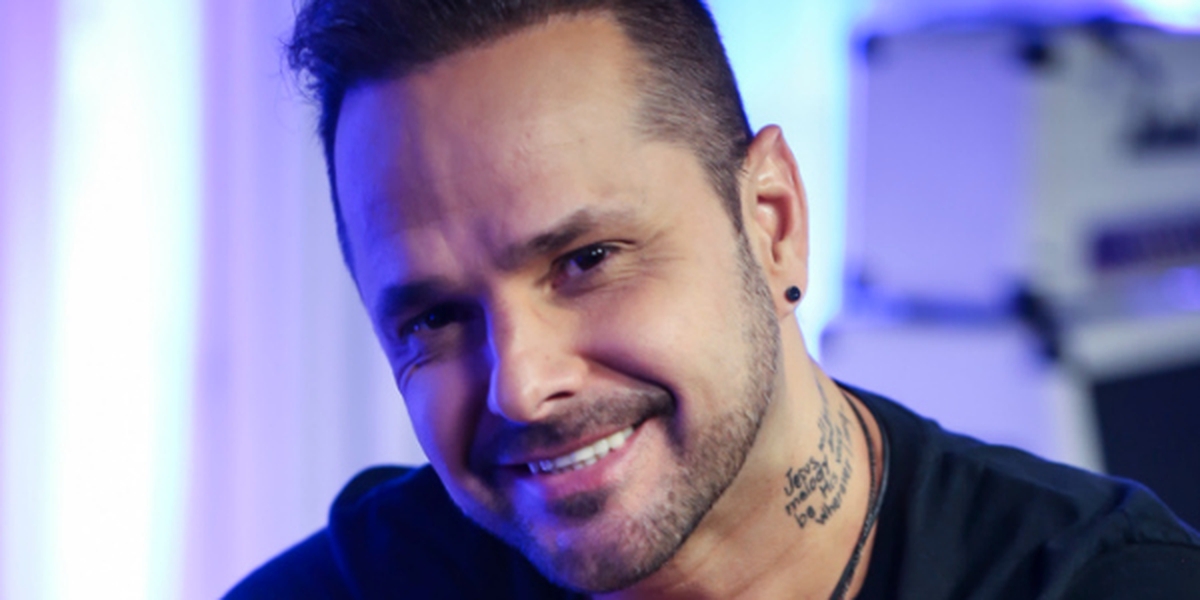 Tchelo Ferrer lança CD “Nunca Deixe de Sonhar”, projetado após vencer ...