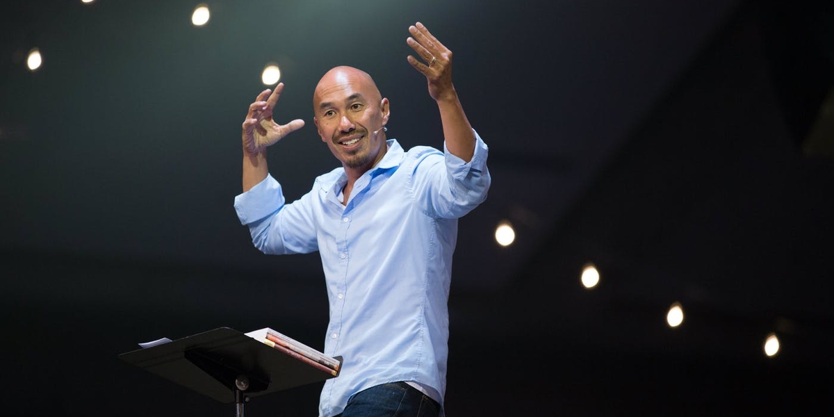 Francis Chan diz por que saiu das mídias sociais: “Fazer discípulos é ...