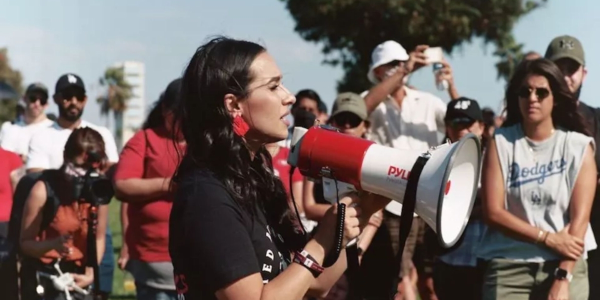 Jovem larga emprego dos sonhos e mobiliza americanos a lutarem pelos ...