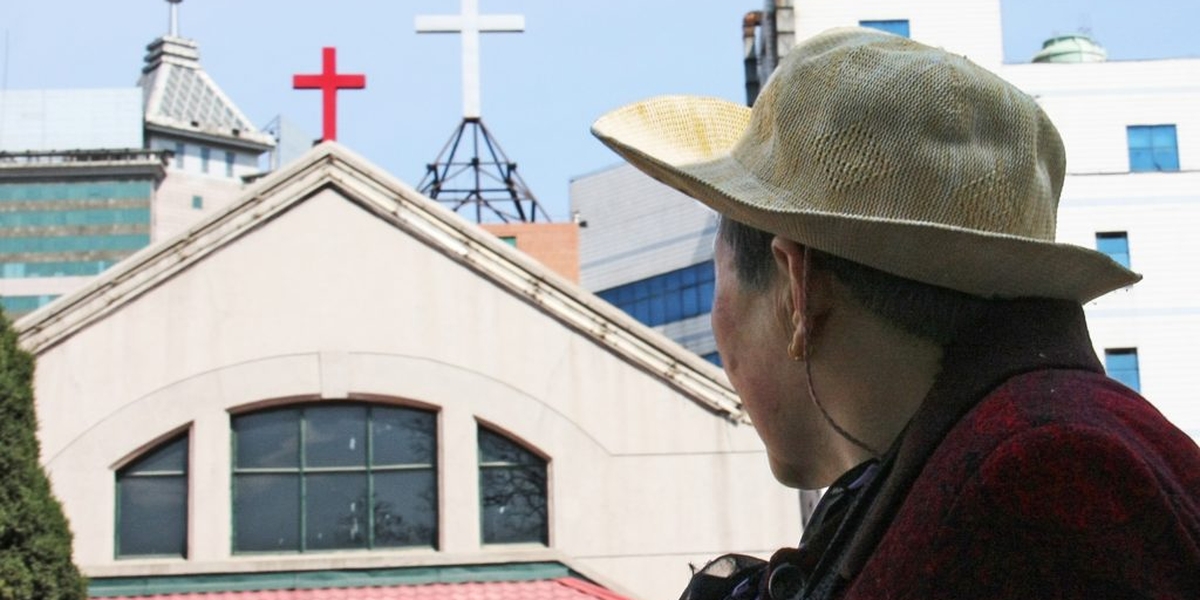 Pastor na China usa tecnologia para driblar vigilância do governo e ...