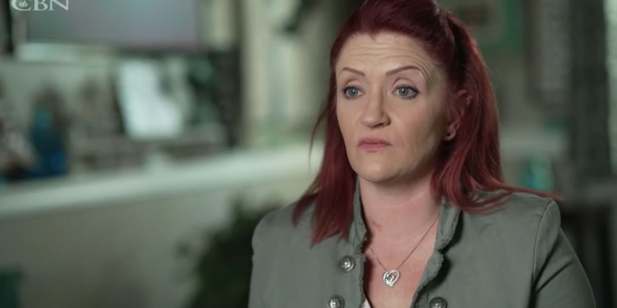 Viciada em drogas escuta louvor e se convence do amor de Deus: “Ele ...