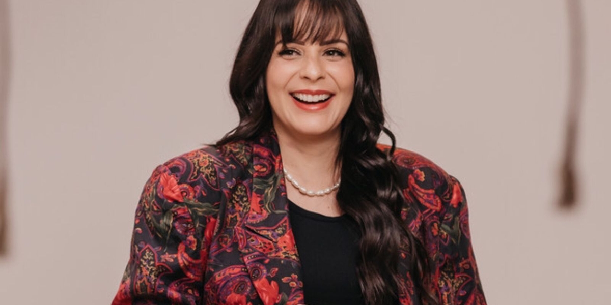 Marcela Taís lança “Copinho de Extrato de Tomate” com tendência vintage ...