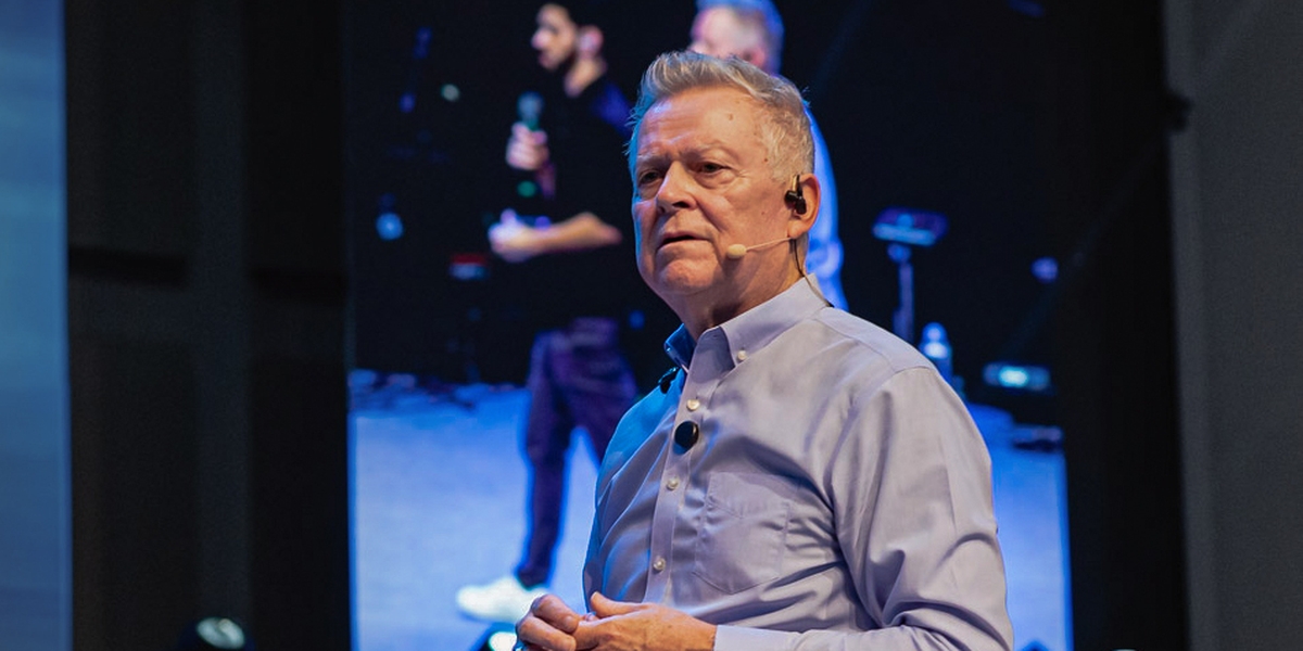 “Uma onda de avivamento começará no Brasil em adoração e arrependimento ...