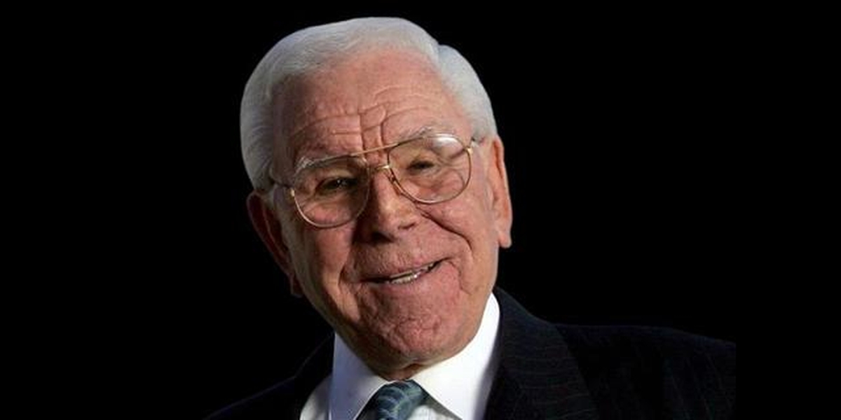 Morre aos 88 anos, nos EUA, o tele-evangelista Robert Schuller