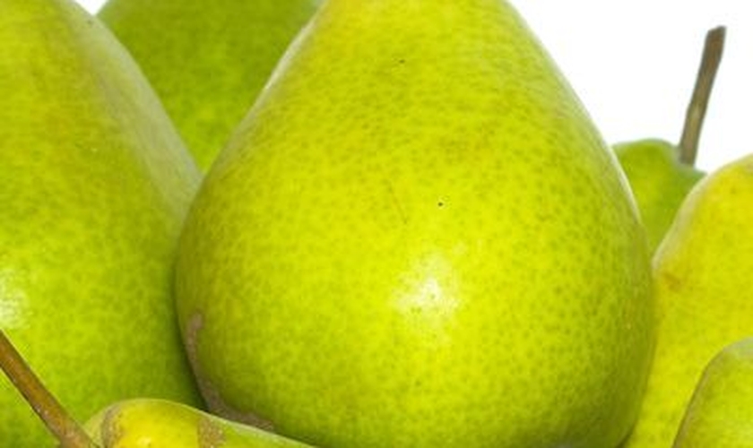 Saiba quais os benefícios da pêra, fruta que é sinônimo de saúde. - Guiame