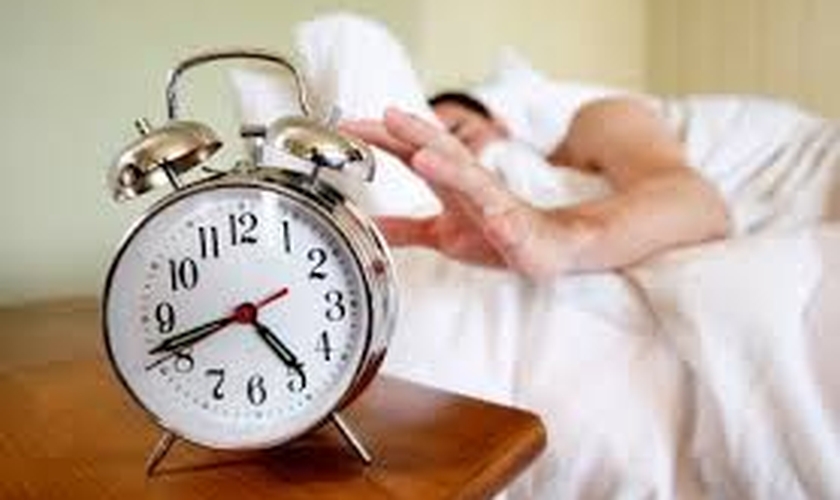 Conheça os 4 motivos para dormir até mais tarde - Guiame