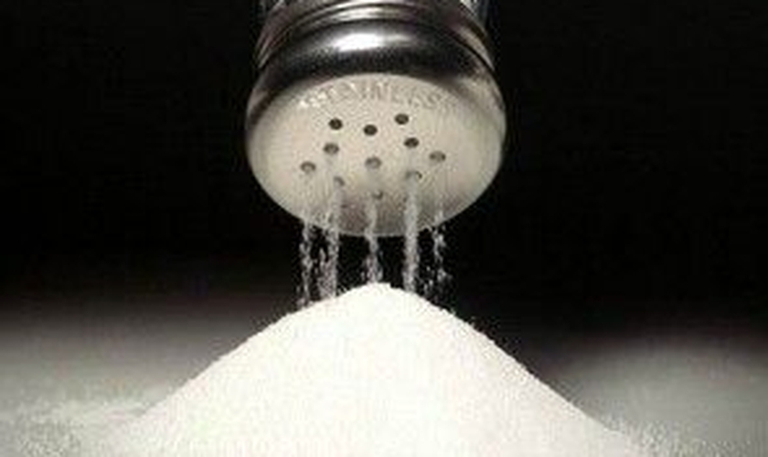 Saiba quais as doenças provocadas pelo excesso de sal no organismo - Guiame