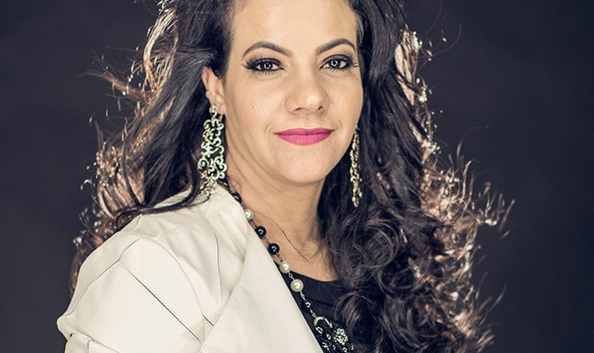 Conheça o novo trabalho de Danielle Bellini: “Intimidade com a sua ...