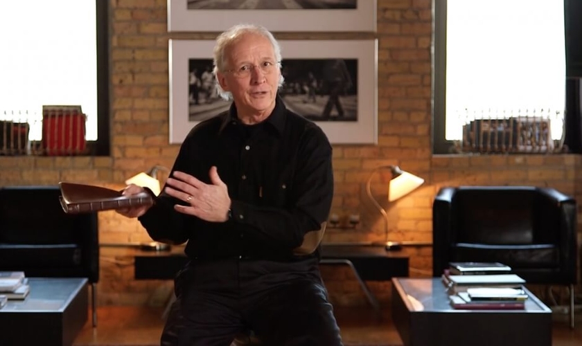 "Submissão não significa abandonar o seu cérebro no altar", diz John ...