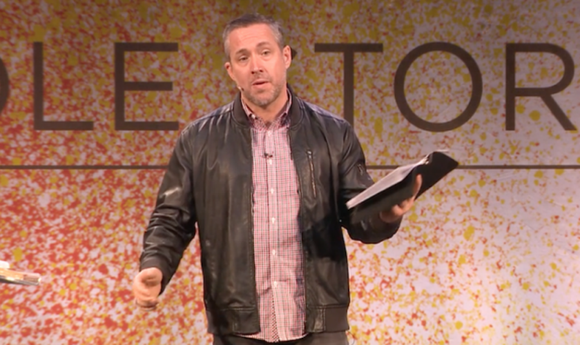 "Deus nos criou para o Céu, mas nossa rebeldia nos condenou ao Inferno ...