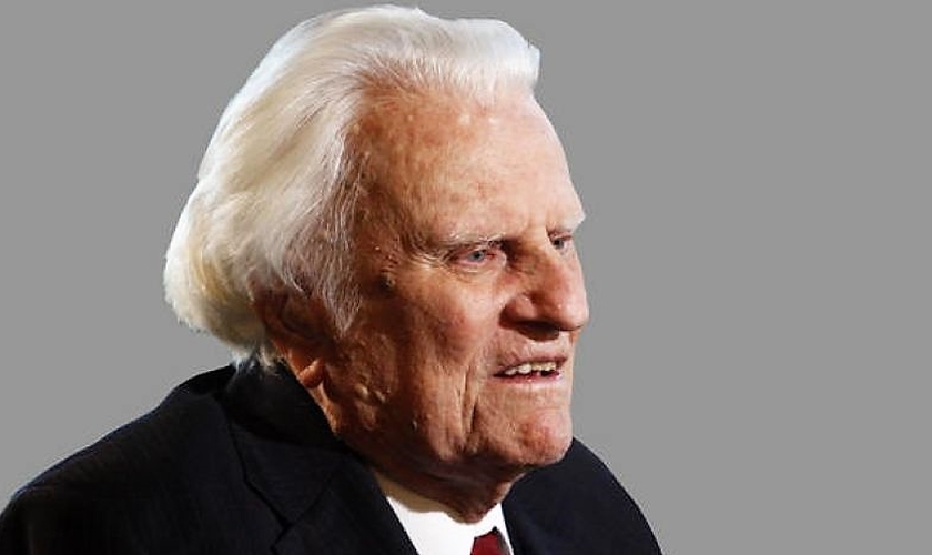 Billy Graham: "Dobre os joelhos e ore, até que você e Deus sejam amigos ...