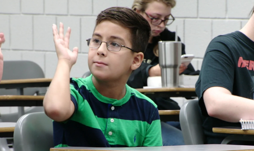 Menino de 11 anos quer ser astrofísico para provar aos cientistas que ...