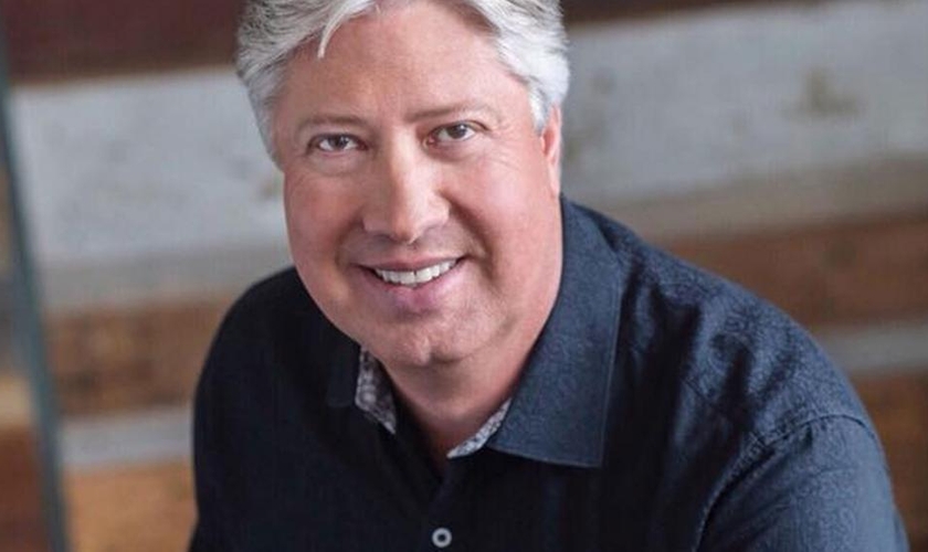 Pastor ouviu a voz de Deus quando chegou perto da morte: “Há uma guerra ...