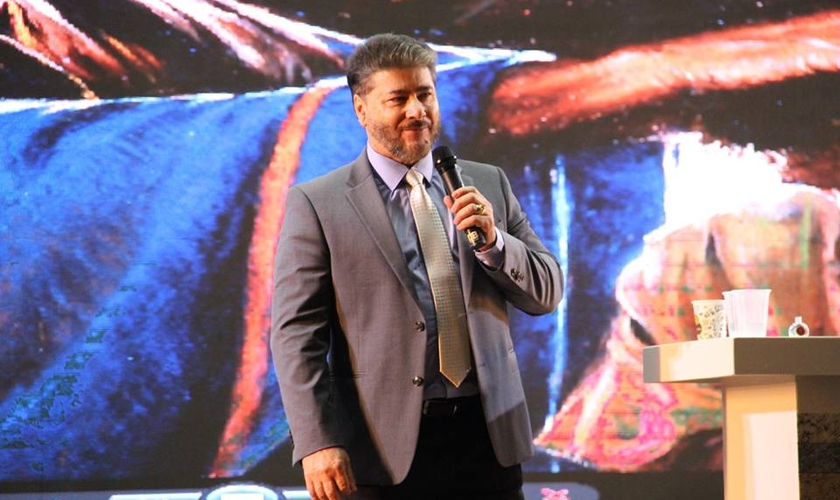 Joel Engel destaca generosidade na Escola Profética: “O Evangelho é ...