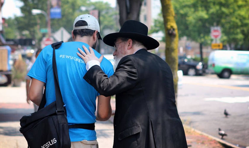 “Judeus em todos os lugares estão compartilhando sua fé em Jesus”, diz ...
