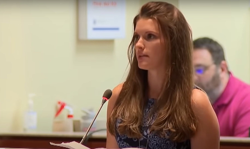 Professora pede demissão de escola após nova política LGBT e testemunha ...