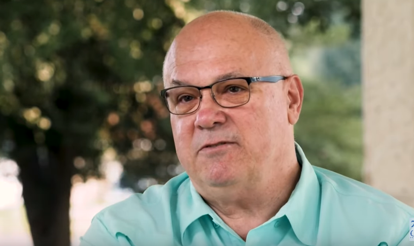 Homem é curado milagrosamente após 30 anos sem andar - Guiame