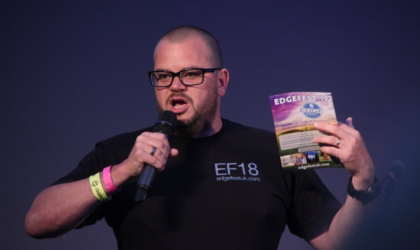 Homem abandona carreira milionária para pregar aos pobres: ‘Ouvi Deus ...