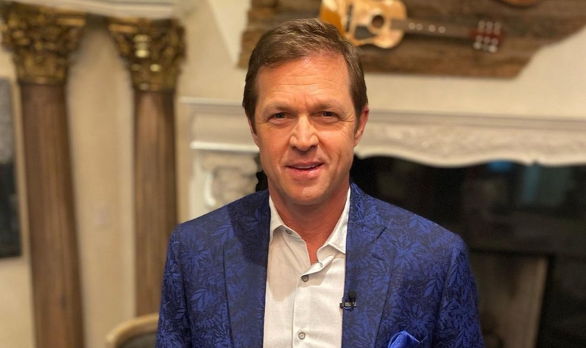 Ator de “Suits” se volta para Deus após sentir vazio: “Nada preenche ...