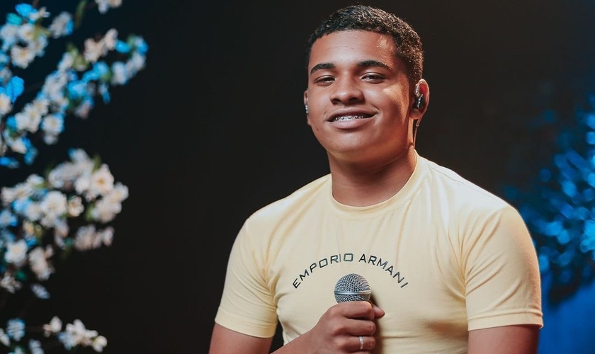 Cantor Kaiky Mello recebe alta para o quarto, após 73 dias no CTI - Guiame